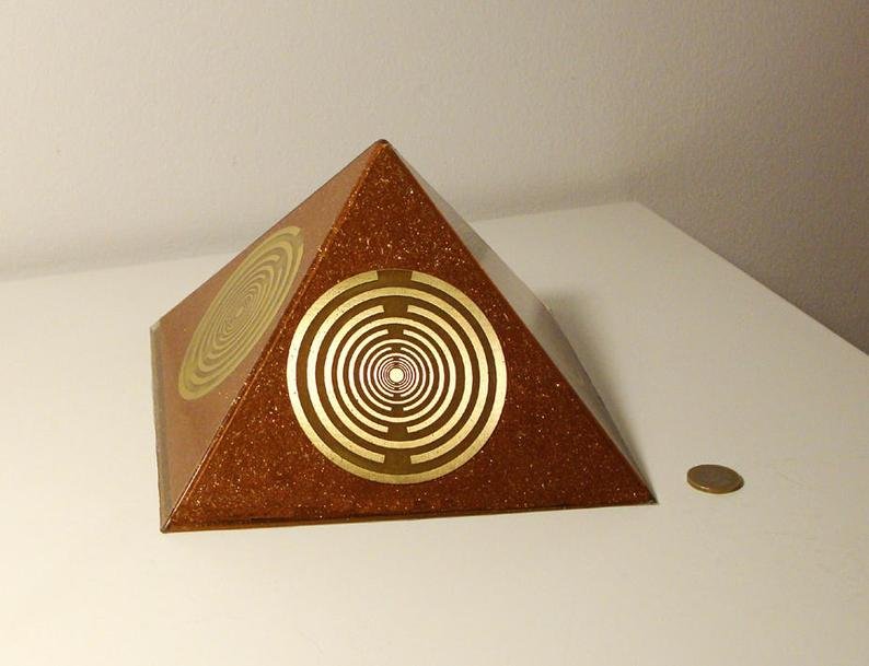 Orgone orgonite® Giant pyramid All Powerful, copper Orgone Generator, 5 gold plated 24 MWO ...